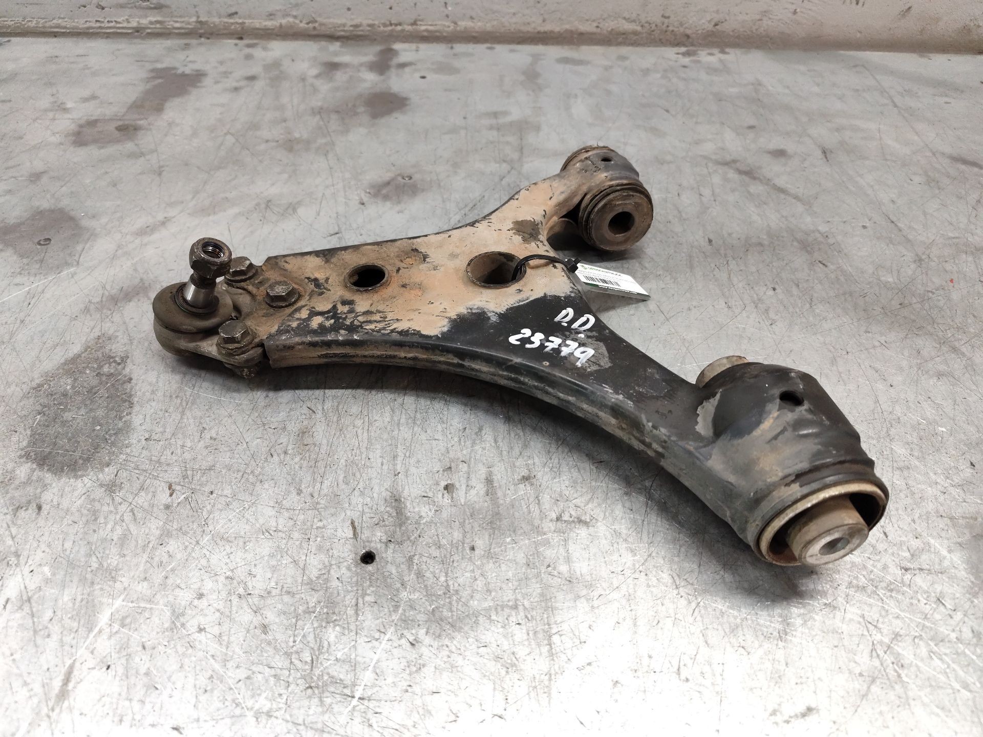 BRAS DE SUSPENSION INFERIEUR AVANT DROIT POUR MERCEDES-BENZ CLASE B W24 ...